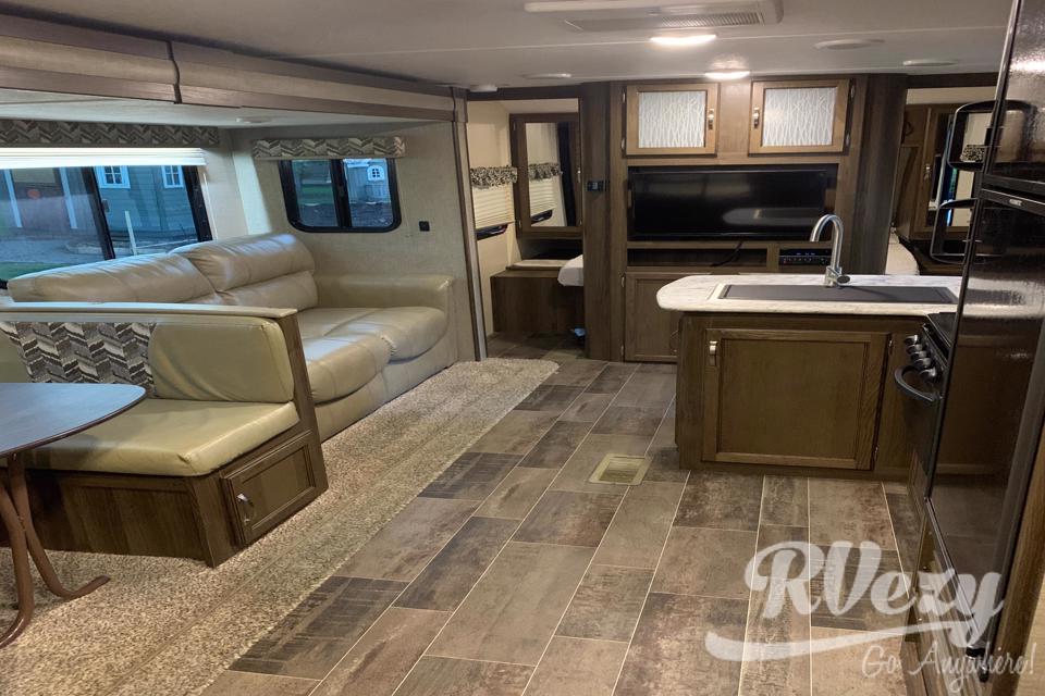 2018 KEYSTONE BULLET ULTRALITE 272BHS | RVezy
