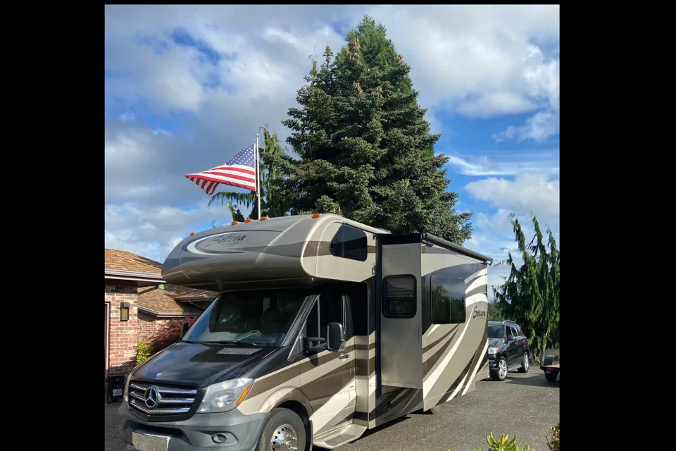 Rent my 2014 Mercedes-Benz Solera 24S from $265/night | RVezy