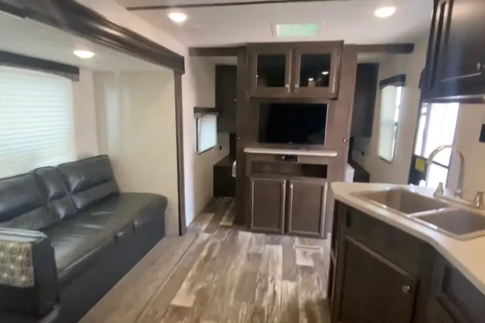 Rent my 2019 Starcraft Autumn Ridge 26bhs from $145/night | RVezy