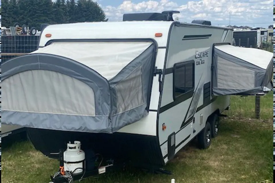 Rent my 2019 Escape Trailer Industries 18 RBT from $150/night | RVezy
