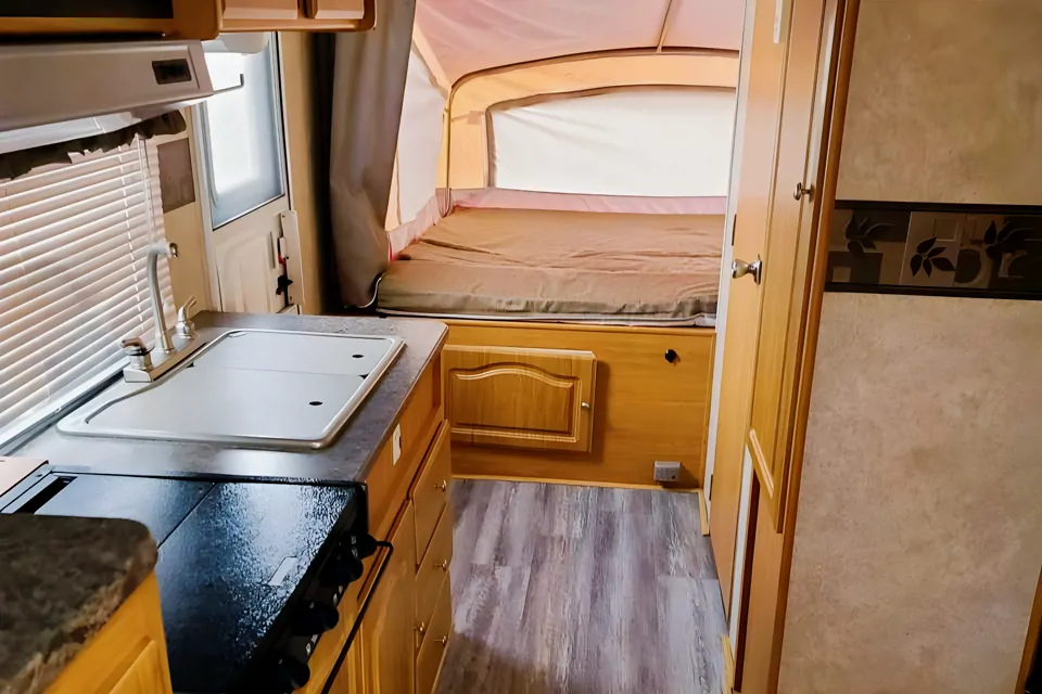 Louez mon 2004 Thor Motor Coach aero cub c230 pour 135 $/nuit | RVezy