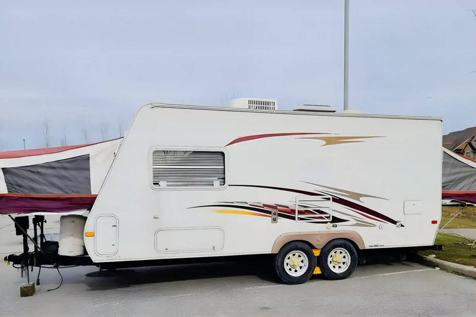 Louez mon 2004 Thor Motor Coach aero cub c230 pour 135 $/nuit | RVezy