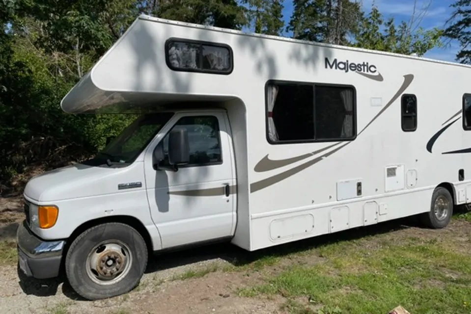 Rent my 2007 Ford Majestic from $175/night | RVezy