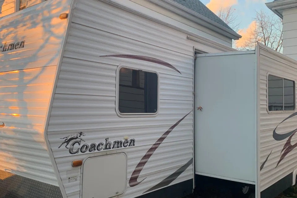 Rent my 2007 Coachmen 27 RVS from $195/night | RVezy