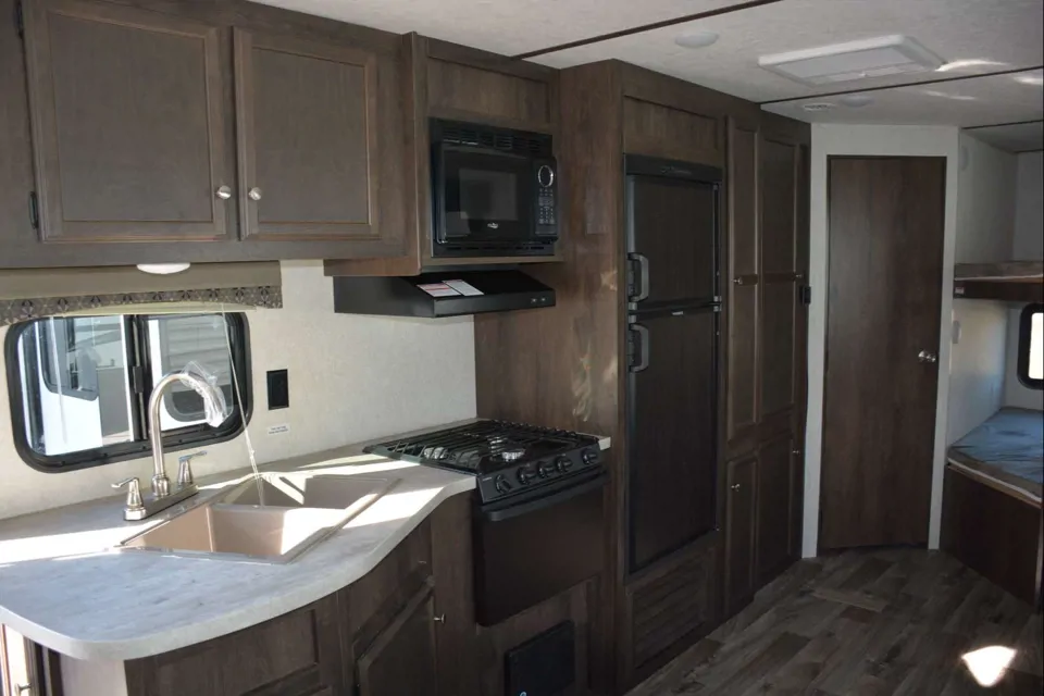 Rent my 2019 Starcraft Autumn Ridge Outfitter 27BHS from $130/night | RVezy