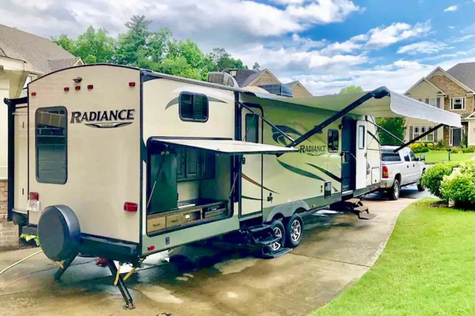 Rent my 2016 Cruiser RV Radiance R31DSBH from $139/night | RVezy